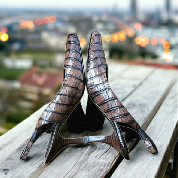 Etienne Aigner | Shoes | Etienne Aigner Intent Leather Crock Texture ...